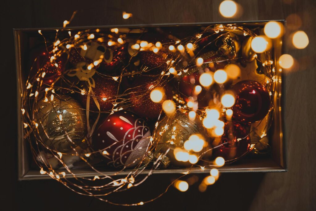 Create a Magical Atmosphere with Unique Holiday Lighting Decor ...
